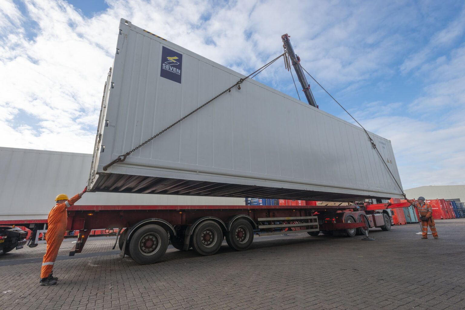 Why hire a refrigerated storage container? - Seven Group