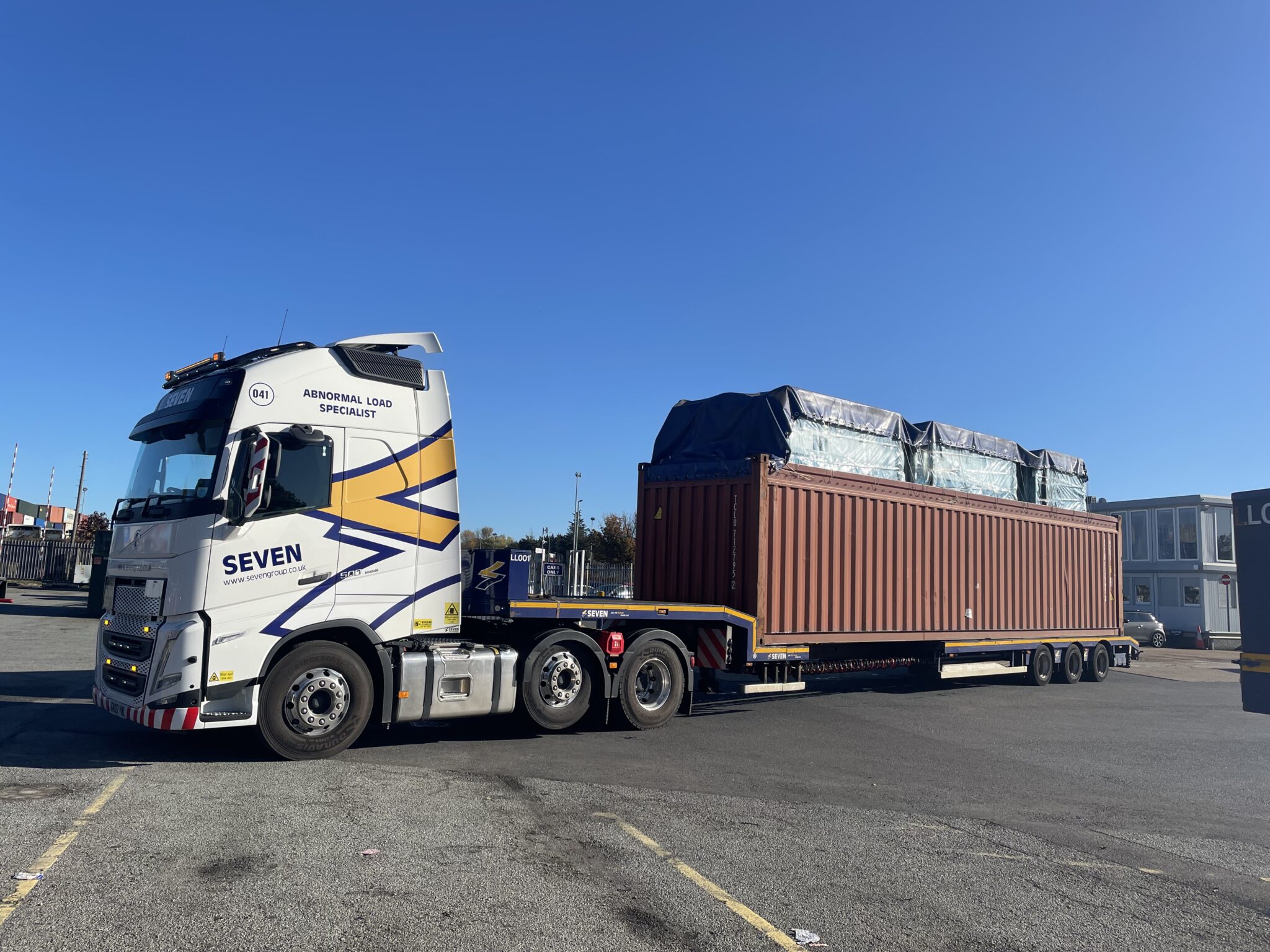 Low Loader Transport & Haulage Services | Seven Logistics